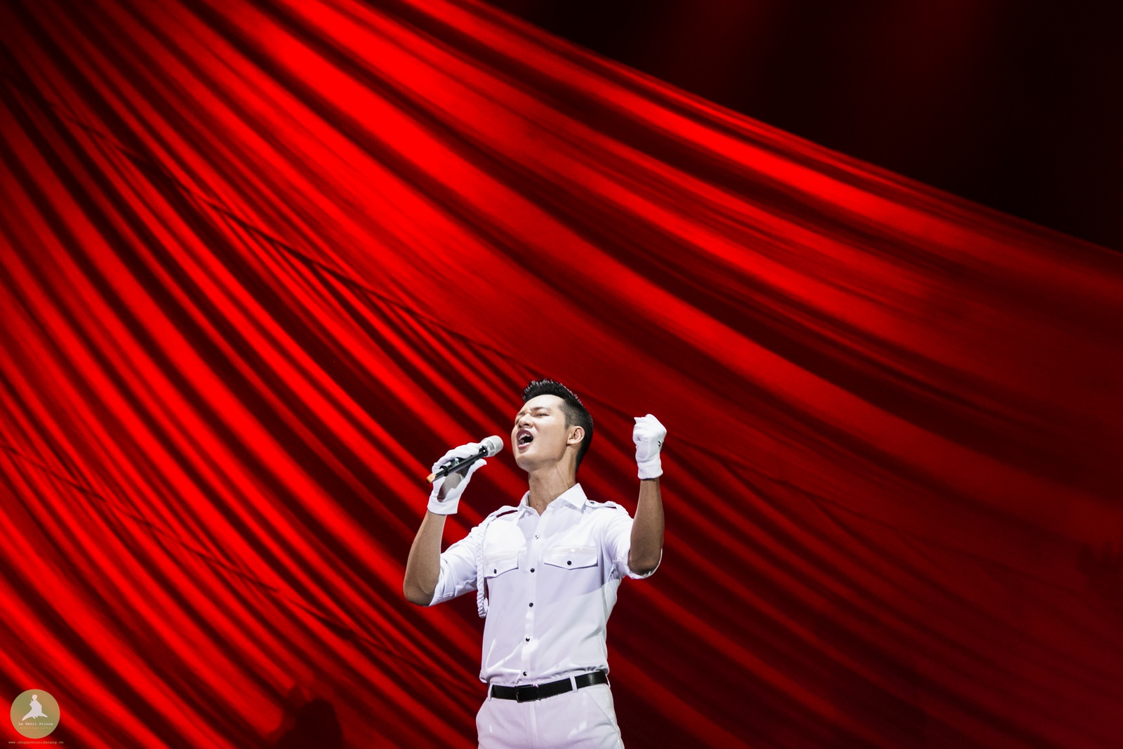Liveshow "Bai Ca Khong Ten" - Duc Tuan Singer - Prince Production